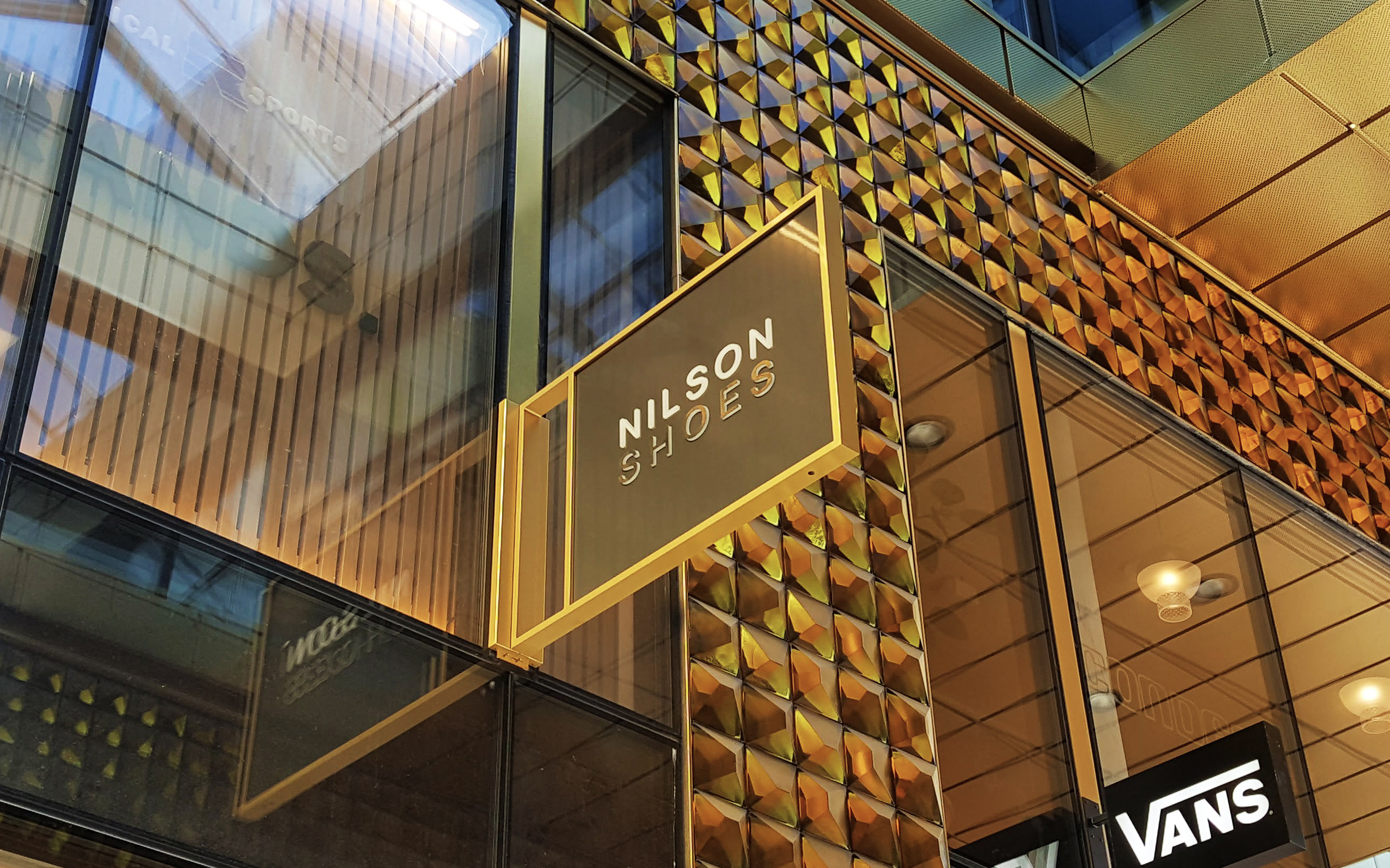 Nilson Shoes Göteborg – flaggskylt | Eurosign.se